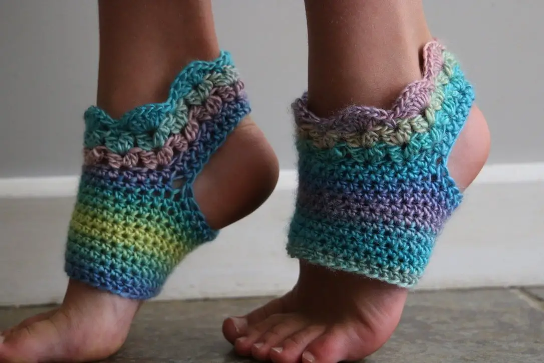 Crochet Yoga socks - free pattern - off the hook for you